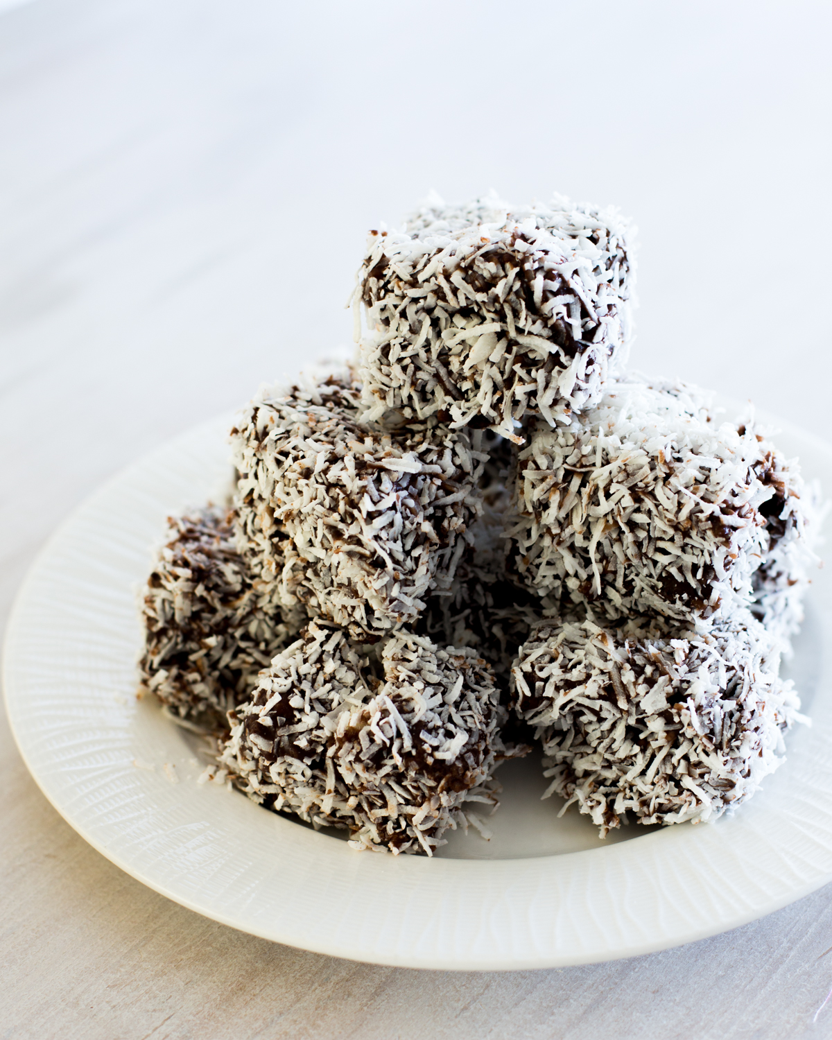 Deluxe Lamington Cake – The Dessert Spoon